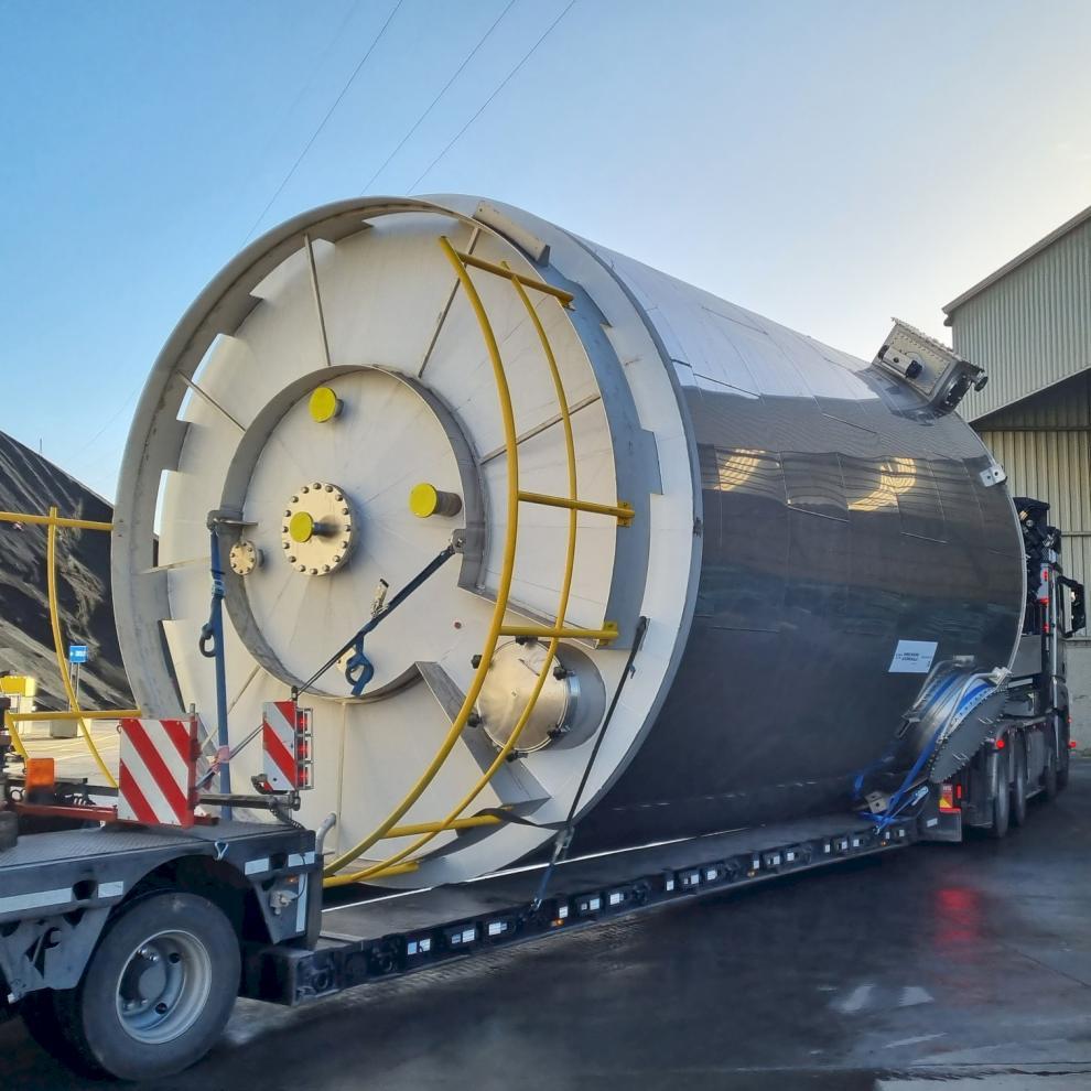 Double-walled storage tank