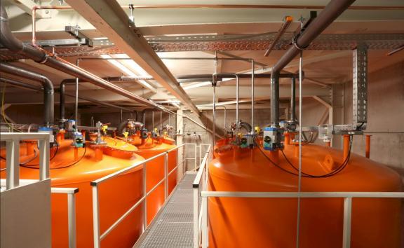 8 Verticale opslagtanks